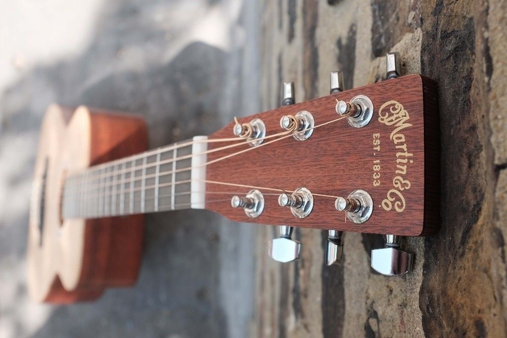 10 Gitar Akustik Terbaik di Indonesia Untuk Pemula
