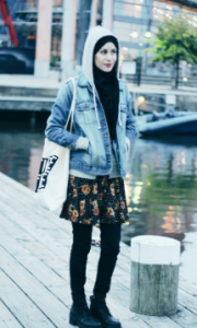 10 inspirasi fashion Baju hijab era 90an, berani tampil beda