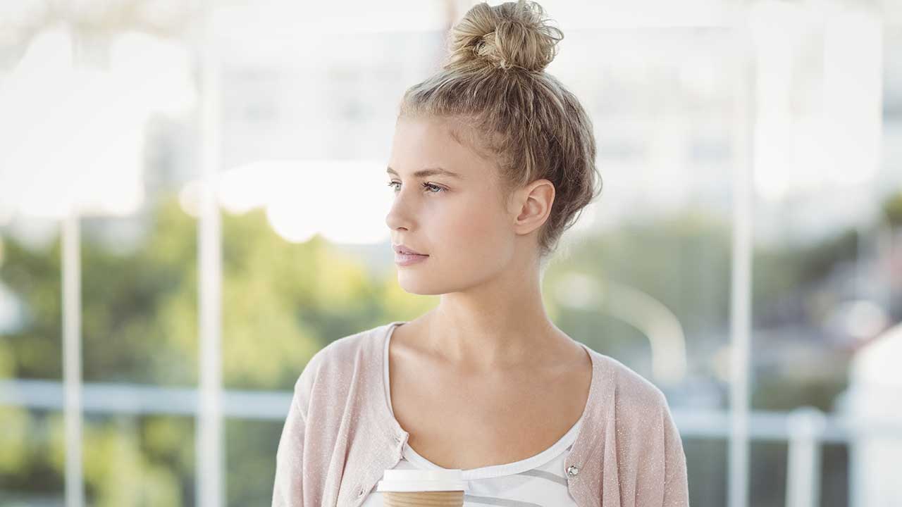 9 Inspirasi Model Gaya Rambut Messy untuk Wanita